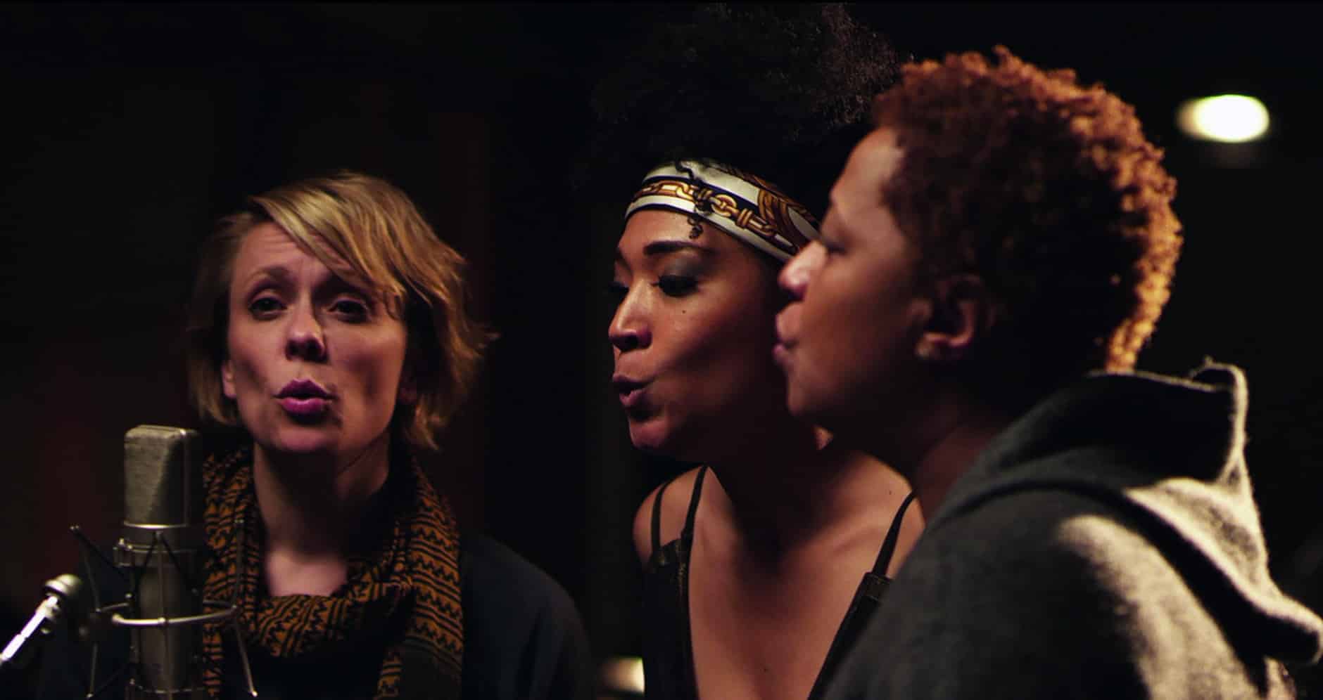 Twenty Feet from Stardom — Équinoxe